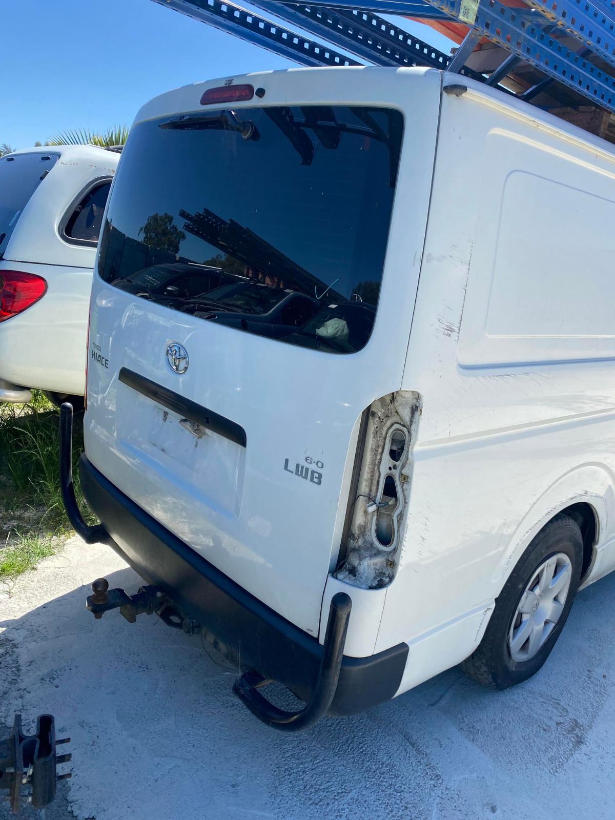 Fuel Tank Hiace Toyota 2015